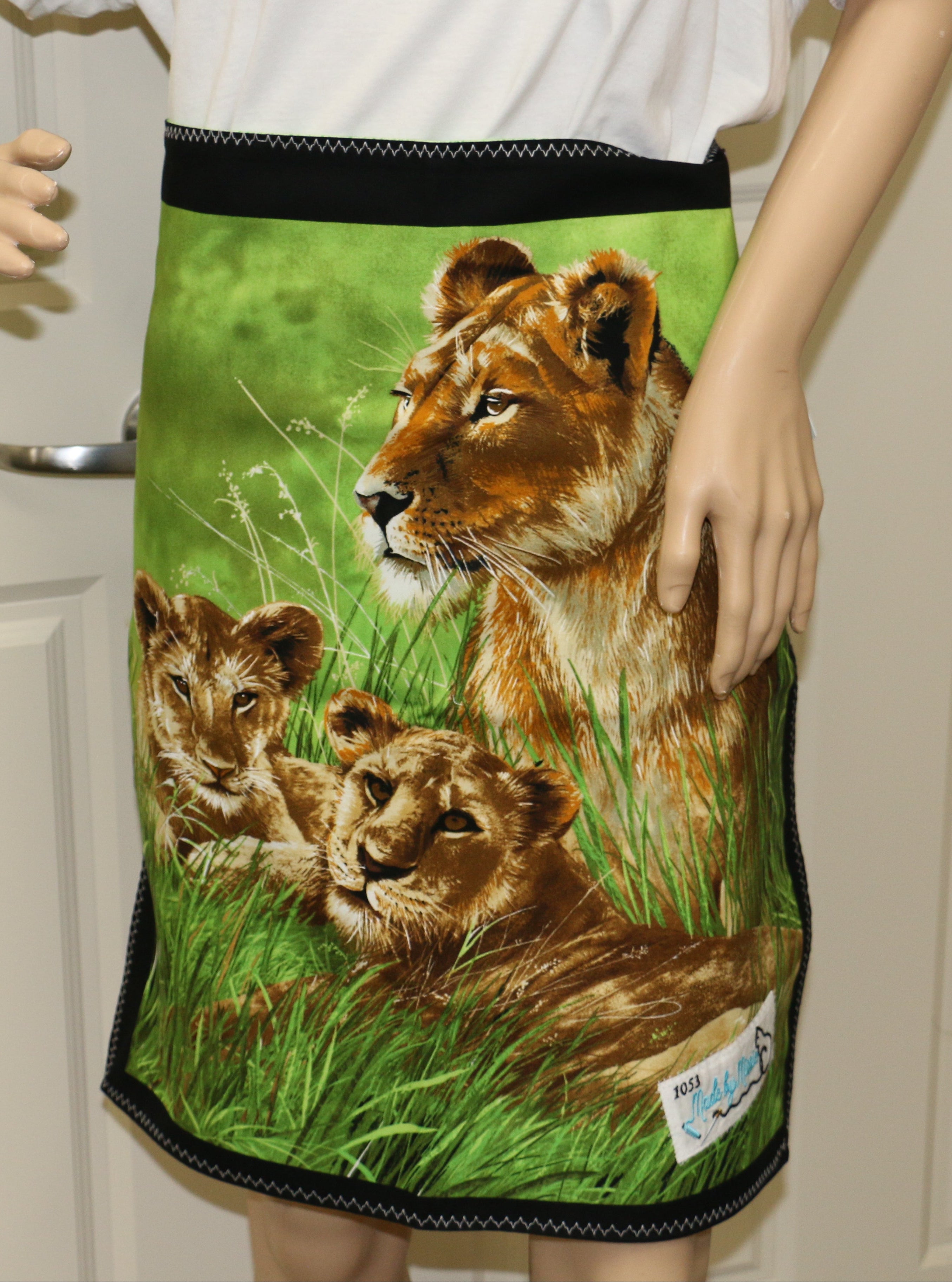 Lion & Cubs Apron – Made By Missie